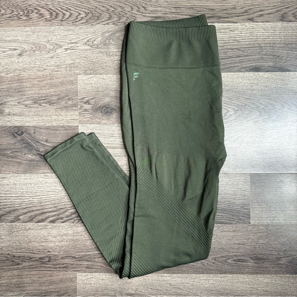 Fabletics | Pants & Jumpsuits | Fabletics Seamless High Waisted Cropped ...